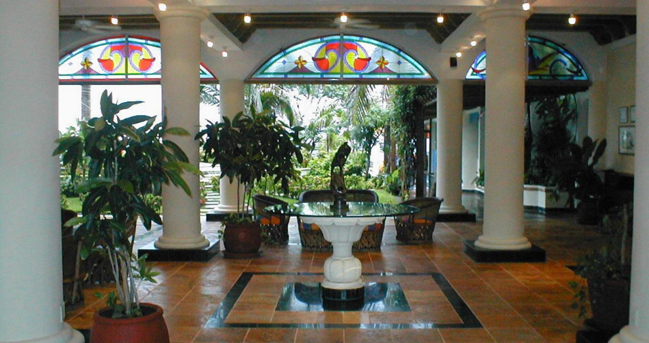 Hotel Villa Rolandi | NOW TRAVEL + CRUISE