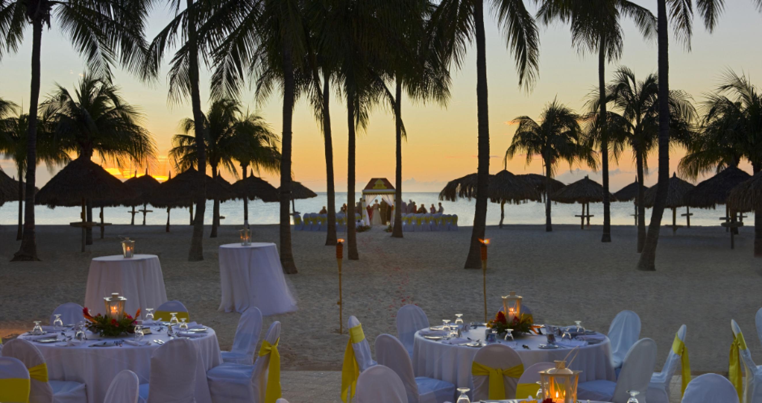 Harbour Village Beach Club | NOW TRAVEL + CRUISE